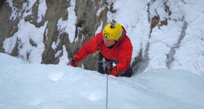 Alpine Ice | Icicle climb | trek | ski | run